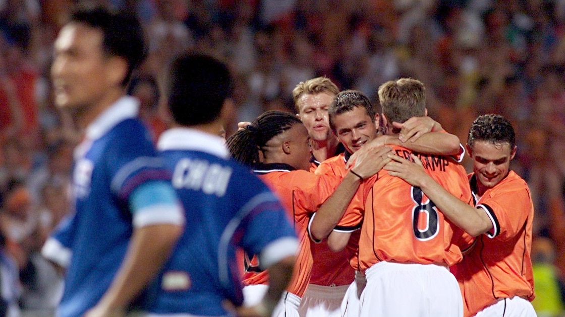 Watch exciting matches from the 1998 FIFA World Cup™ in full on FIFA+