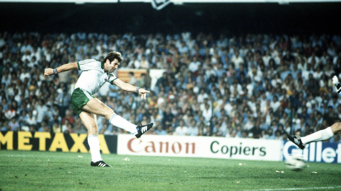 Gerry Armstrong Goal 47' | Northern Ireland vs Spain | 1982 FIFA World ...