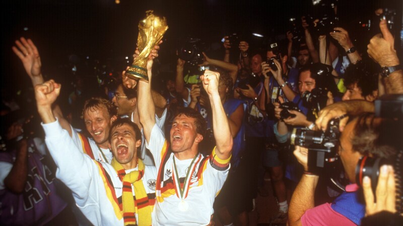 Watch all replays from the 1990 FIFA World Cup™ for free on FIFA+