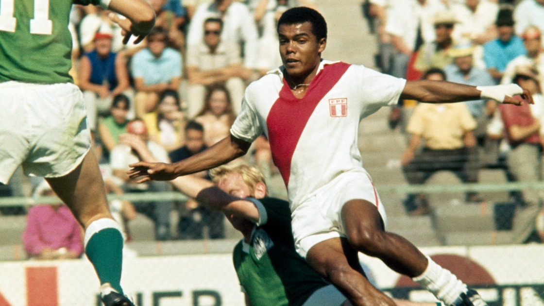Teófilo Cubillas Goal 44' | Germany FR v Peru | 1970 FIFA World Cup Mexico™