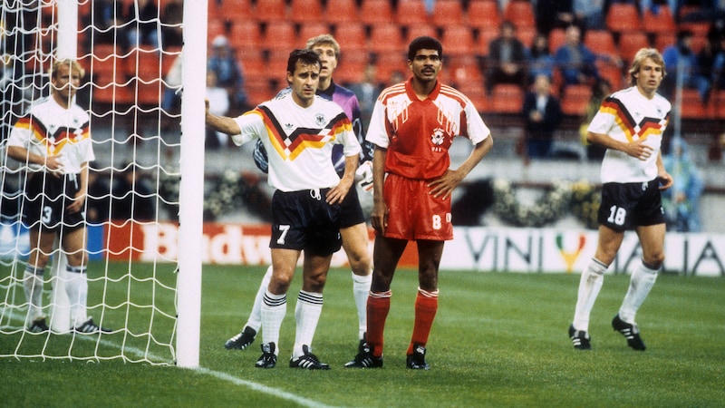 Khalid Ismaïl Mubarak Goal 46' | Germany FR vs United Arab Emirates ...