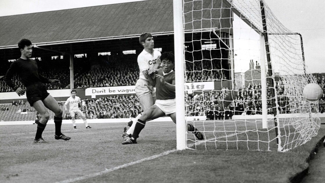 Eduard Malofeyev Goal 27' | Soviet Union v Korea DPR | 1966 FIFA World ...