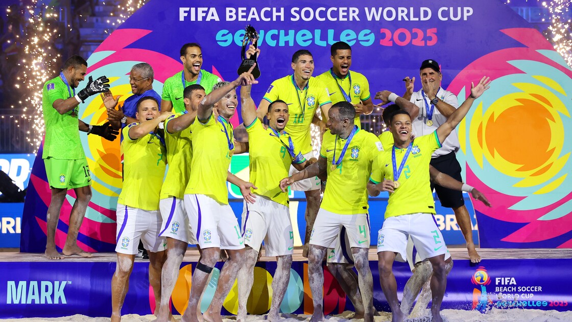 Trophy lift | FIFA Beach Soccer World Cup Seychelles 2025