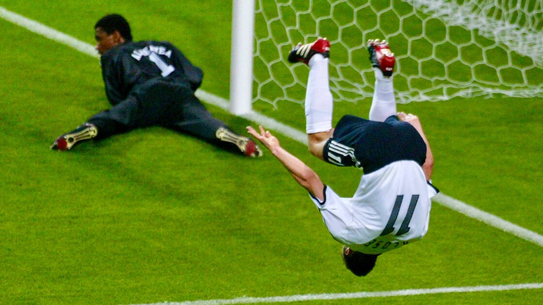 Watch the 2002 FIFA World Cup™ with commentaries in your language