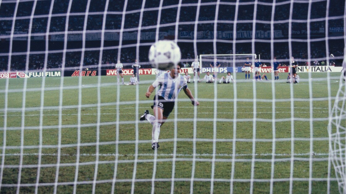 Italy v Argentina | Semi-finals | 1990 FIFA World Cup Italy™ | Penalty ...