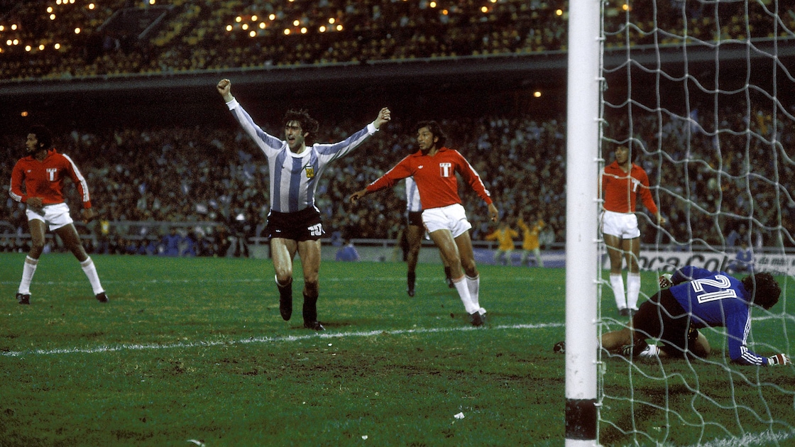 Mario Alberto Kempes Goal 48' | Argentina vs Peru | 1978 FIFA World Cup ...